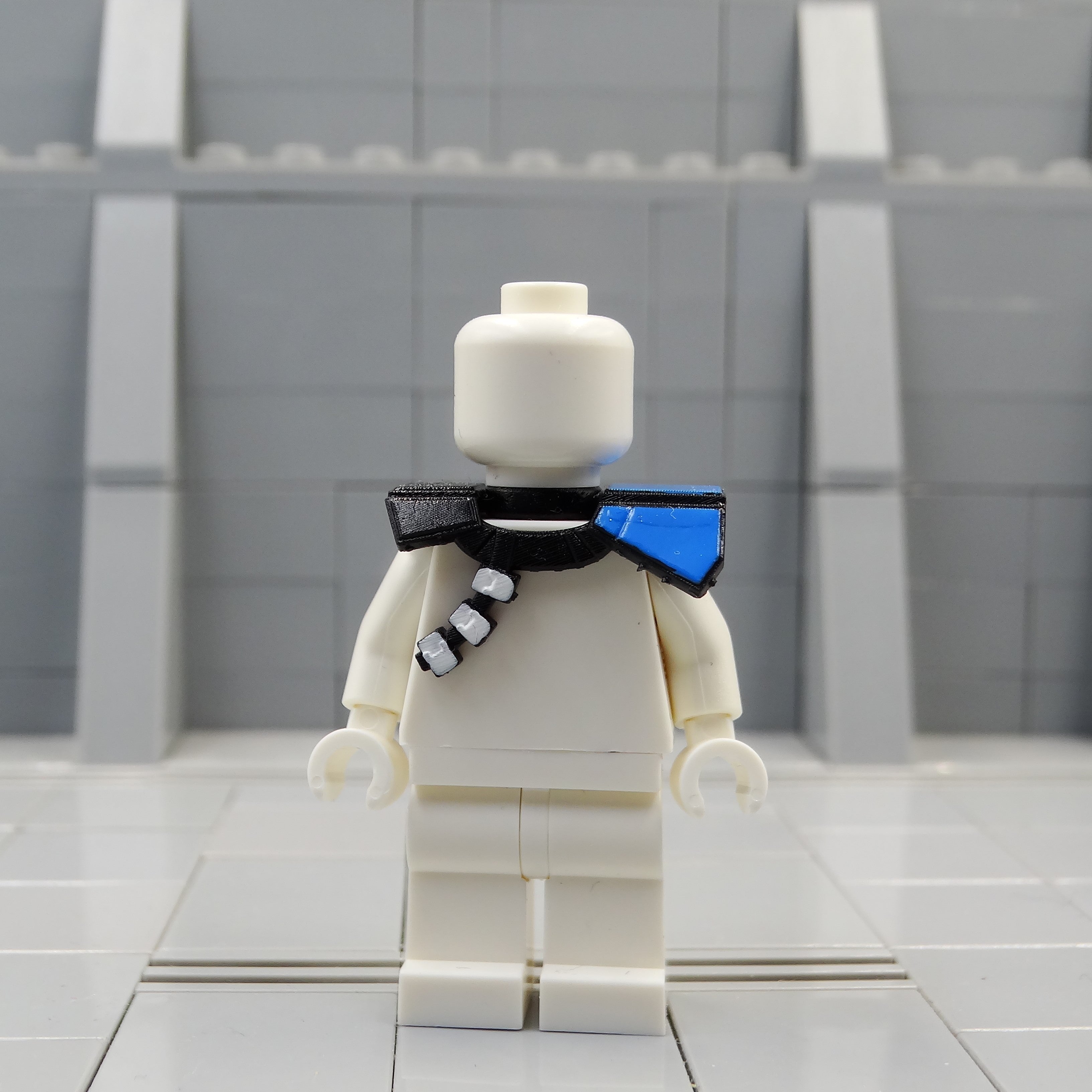 Pauldron EP III Belt Appo (painted) – Manda'yaim Workshop